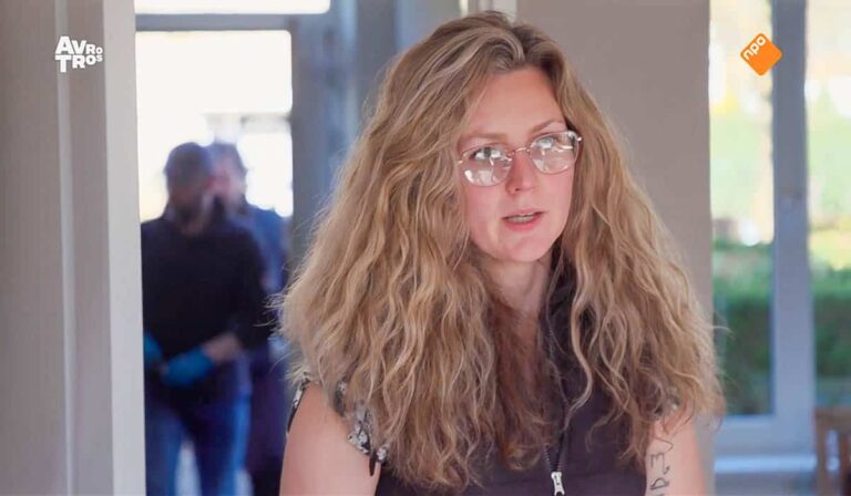 Boetes en taakstraf na politie-inval bij Ik Vertrek familie Mensing ...